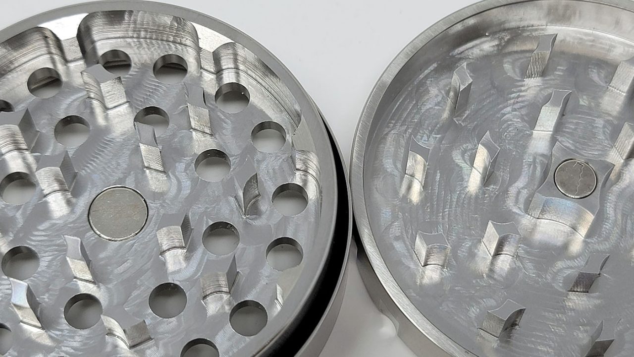 Stainless Steel Grinder Guide & Comparison - 420 VapeZone